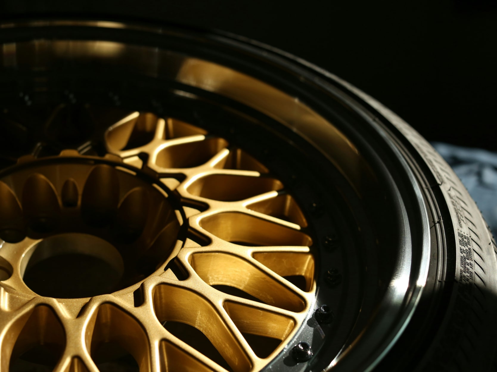 Essential car parts every driver should know - AVX